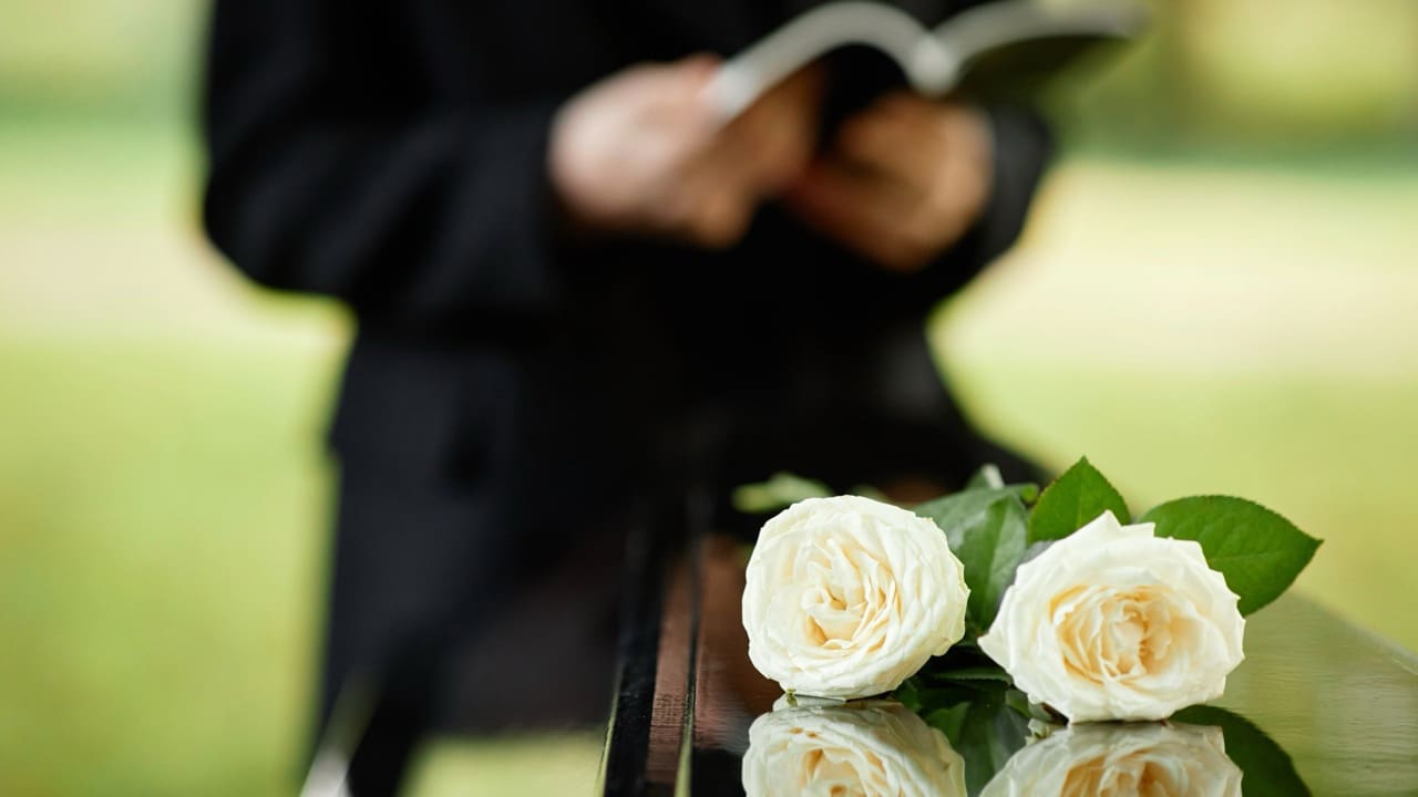 20 Ways to Pray for the Grieving - Enjoying the Journey